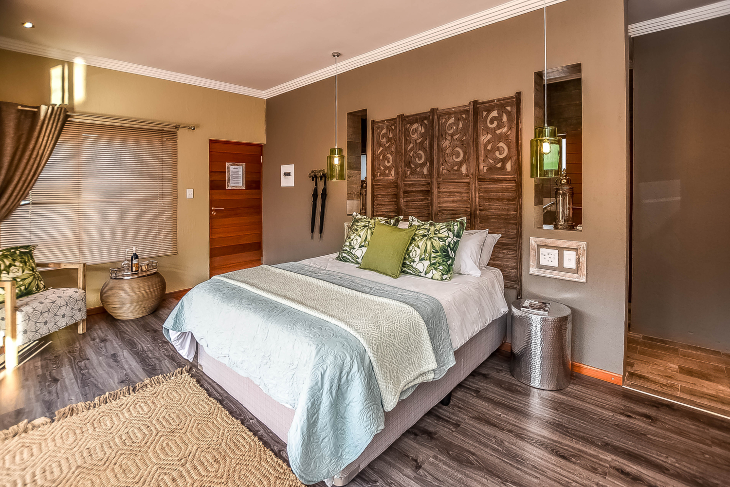 Bambuu Lakeside Lodge - Safari With Us