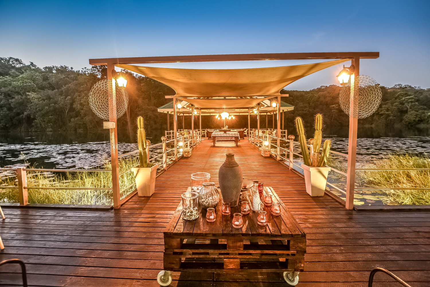 Bambuu Lakeside Lodge - Safari With Us